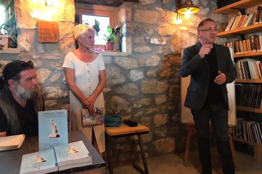 Datça, Knidos, heykel sanatı ve kadın konularını ele alan Symposia ...